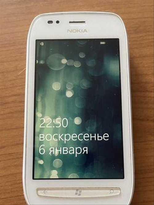 Телефон Nokia Lumia 710