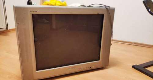 Продам телевизор Самсунг 70 дюймов