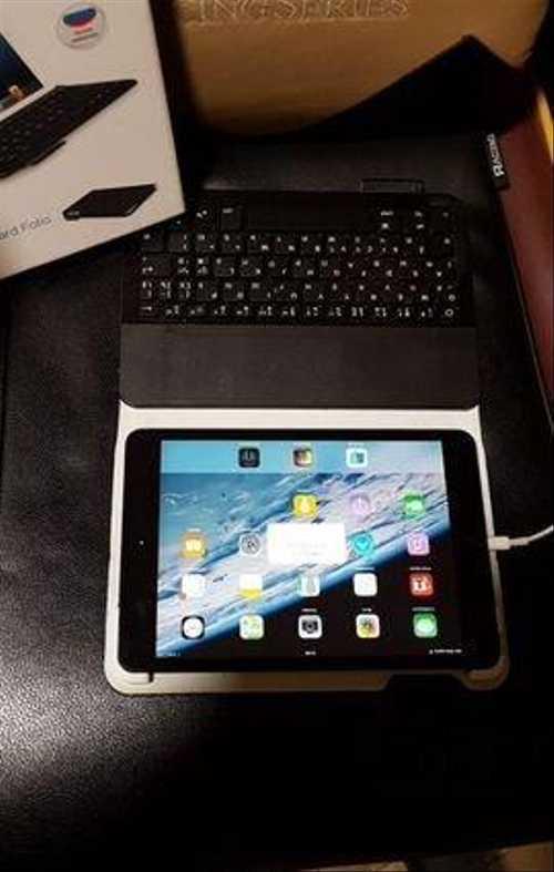 iPad mini 16 gb в чехле с bluetooth клавиатурой