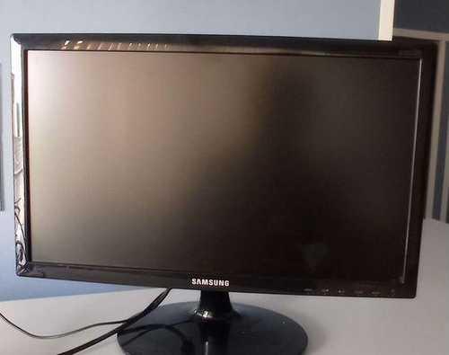 Монитор Samsung 18" S19D300NY