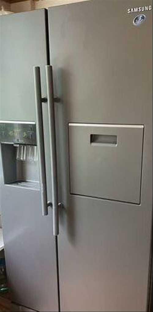 Холодильник двухдверный Samsung