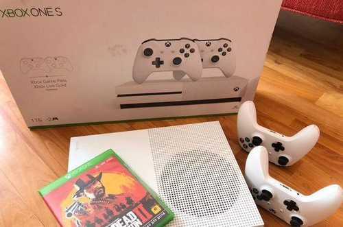 Xbox one S 1tb 2 гейпада + игра Red Dead Redeption