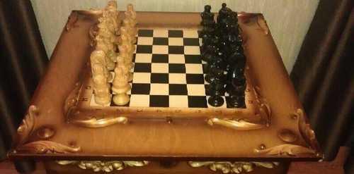 Столик шахматный