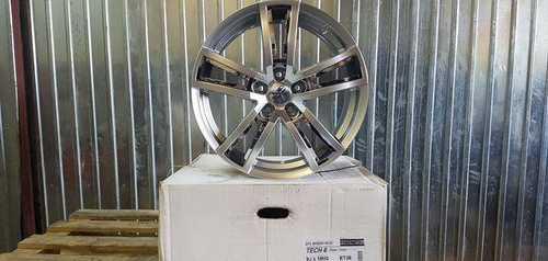 Диски R18 Fondmetal 5x114.3 ET38 D66.1 Italy 4 шт