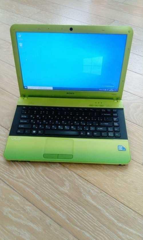 Ноутбук Sony Vaio vpcea1S1R зелёный
