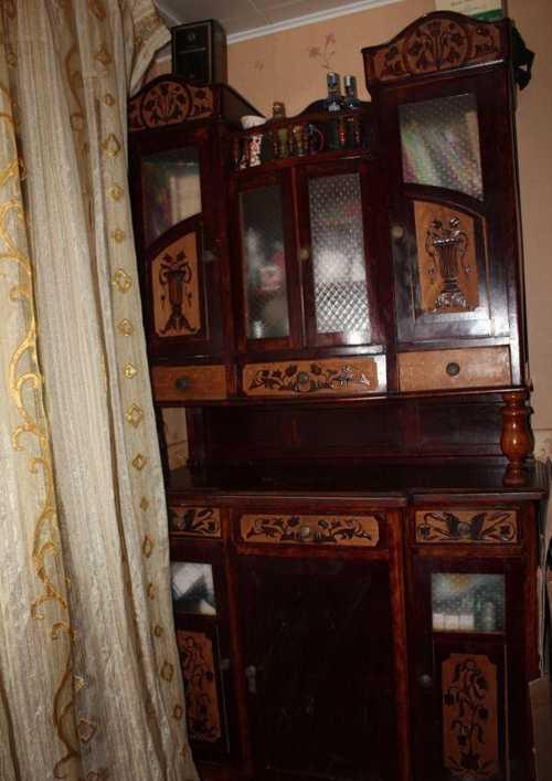 Старинный шкаф-буфет