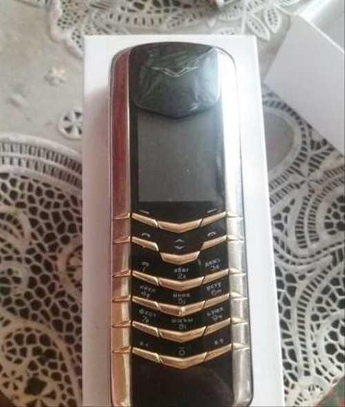 Телефон Vertu оригинал золотой