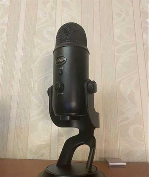 Микрофон Blue Microphones Yeti черный