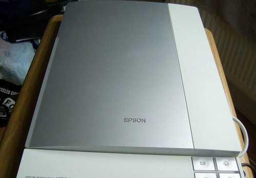Сканер Epson v100
