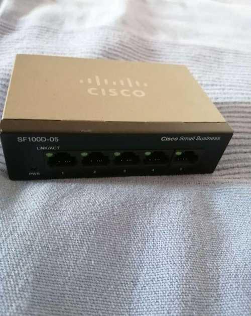 Настольный коммутатор Cisco SF100D-05