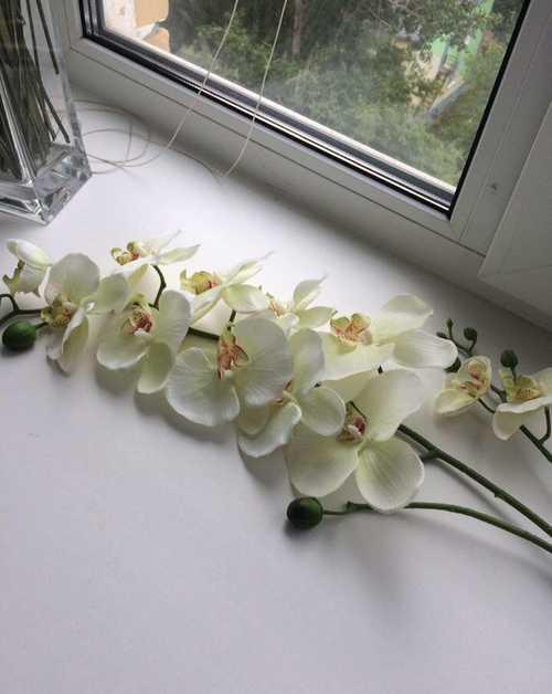 Цветок орхидеи искуственный