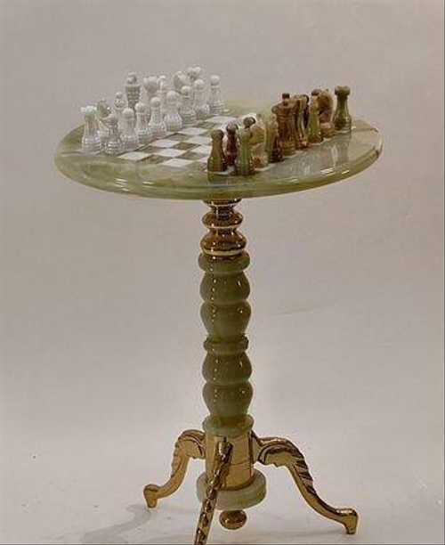 Шахматный стол из камня