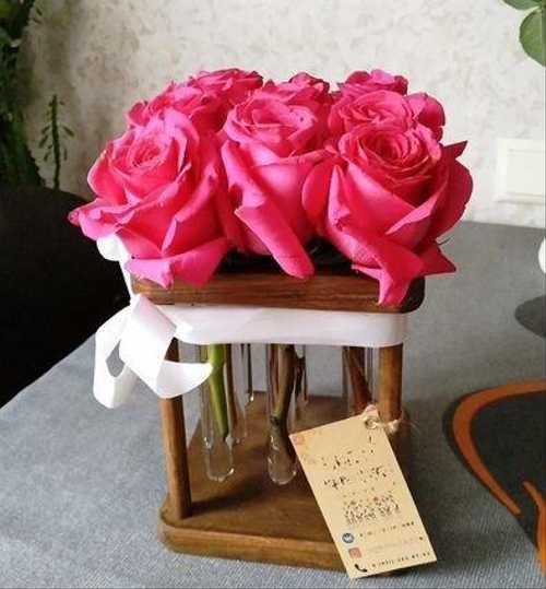 Подставка для цветов в колбах с розами