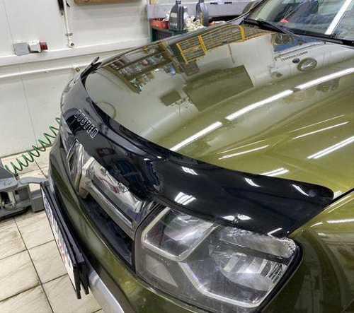 Дефлектор капота Renault Duster Рено Дастер