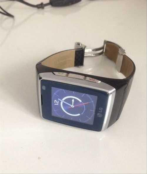 Смарт часы LG GD910