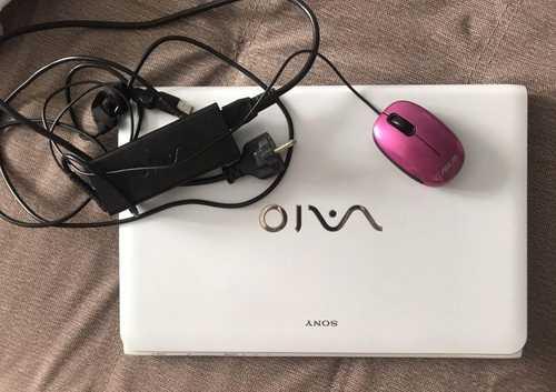 Ноутбук Sony Vaio 2012 г. Модель: SVE151C11V