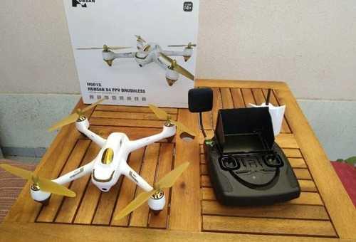 Дрон Hubsan H501S с различными аксессуарами