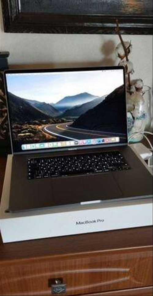 Apple Mac book pro 16