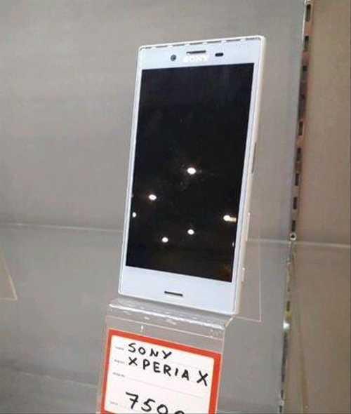 Телефон Sony Xperia X
