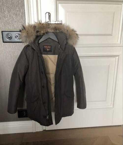 Парка Woolrich в отличном состоянии. Маркировка 10