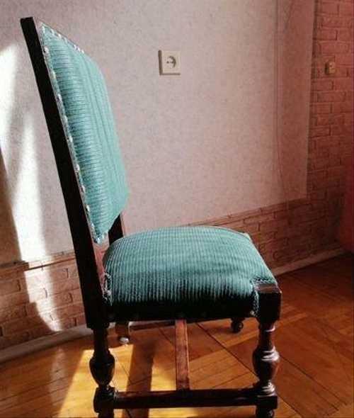 Антикварный стул - кресло