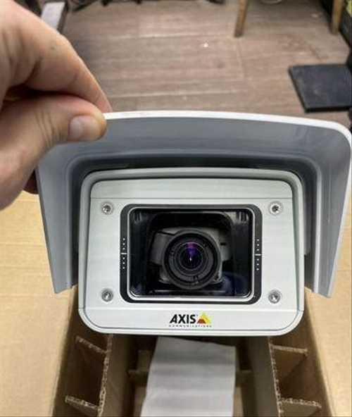 Axis P1357-E Камера видеонаблюдения