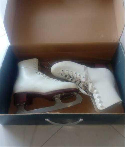 Коньки фигурные botas
