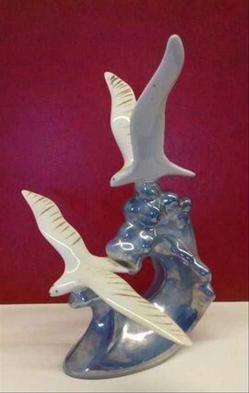 Фарфоровая статуэтка "чайки над волной" СССР