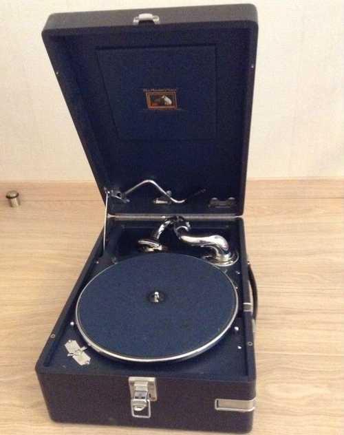 Патефон His Masters Voice 102