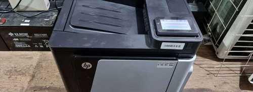 Принтер на запчасти hp Color LaserJet m651