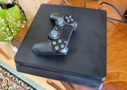 Продаю PlayStation 4 slim 1 tb