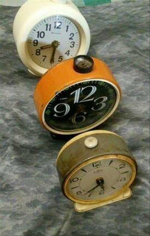 Ретро часы будильники Янтарь СССР