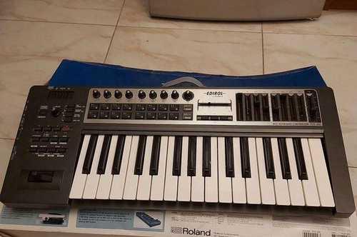 Синтезатор миди-клавиатура Roland