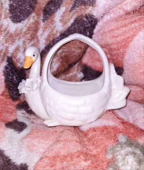 Статуэтка лебедь