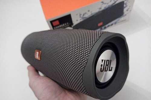 JBL charge 4