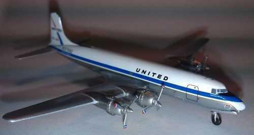 Модель самолёта Douglas DC-6 United 1/400