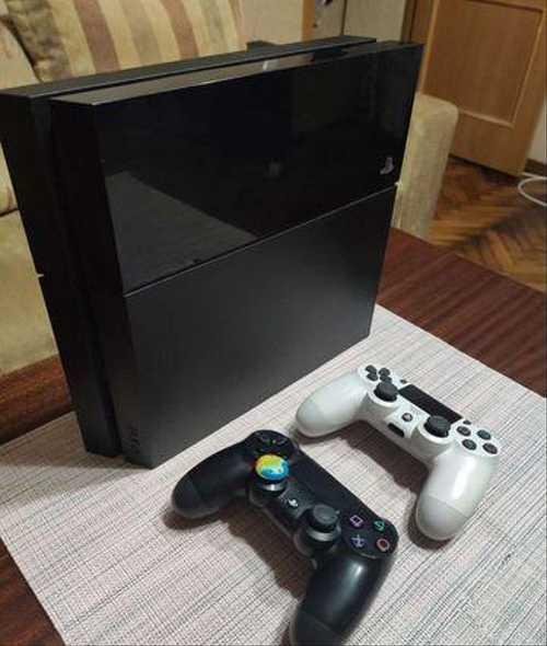 Sony PS4 + 2 Dualshock (v1 и v2)