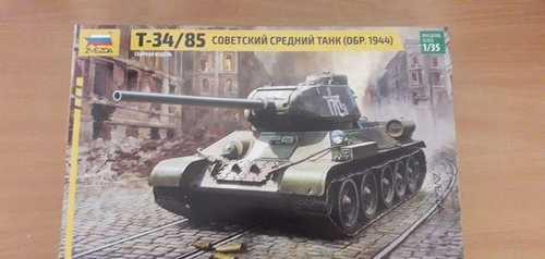 Сборная модель Т-34-85 Звезда 1/35 Новая 9 мая