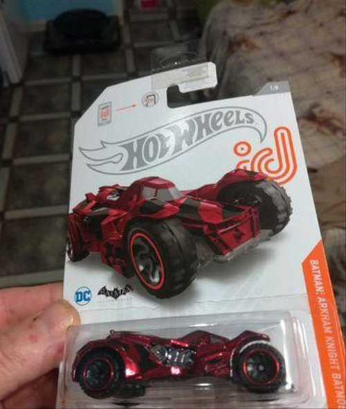 Hot Wheels id 2021 Batmobile