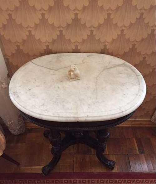 Антикварный кофейный столик с мраморной столешнице