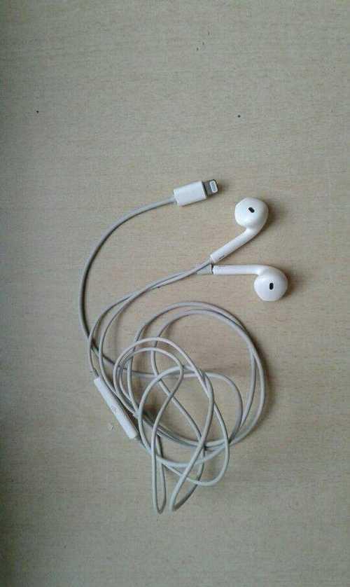 Наушники Apple earpods