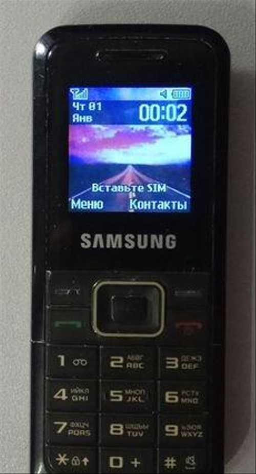 Продам телефон SAMSUNG E1070 с зарядником, б/у