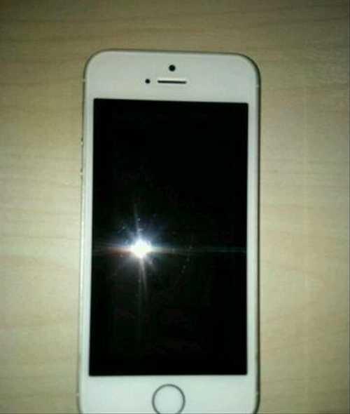 iPhone 5s, белый, 16гб, в отличном состоянии
