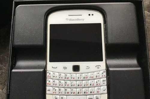 BlackBerry Bold 9900 белый