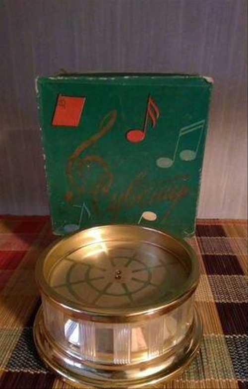 Музыкальная заводная игрушка шкатулка сувенир СССР