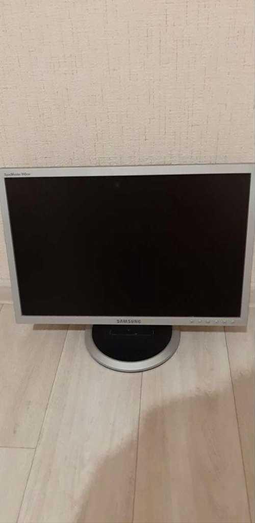 Монитор Samsung