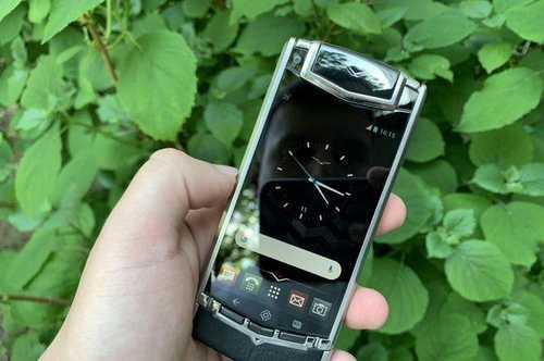 Vertu Ti Titanium Black Leather