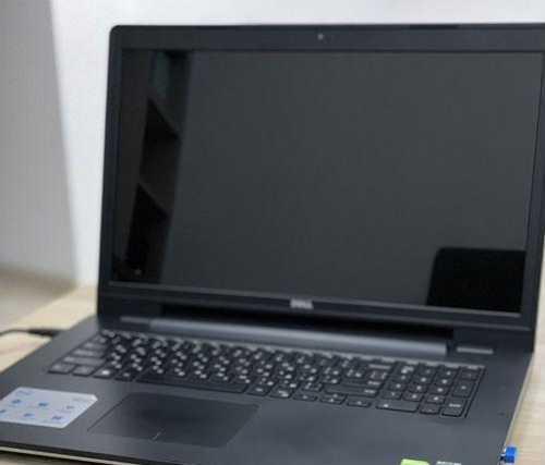 Dell Inspiron 17 5000 Series i3 8gb