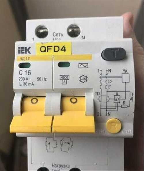 Автоматический выключатель дифф IEK ад-12 С 16