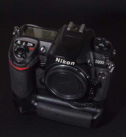 Зеркальный фотоаппарат Nikon d200+батблок
